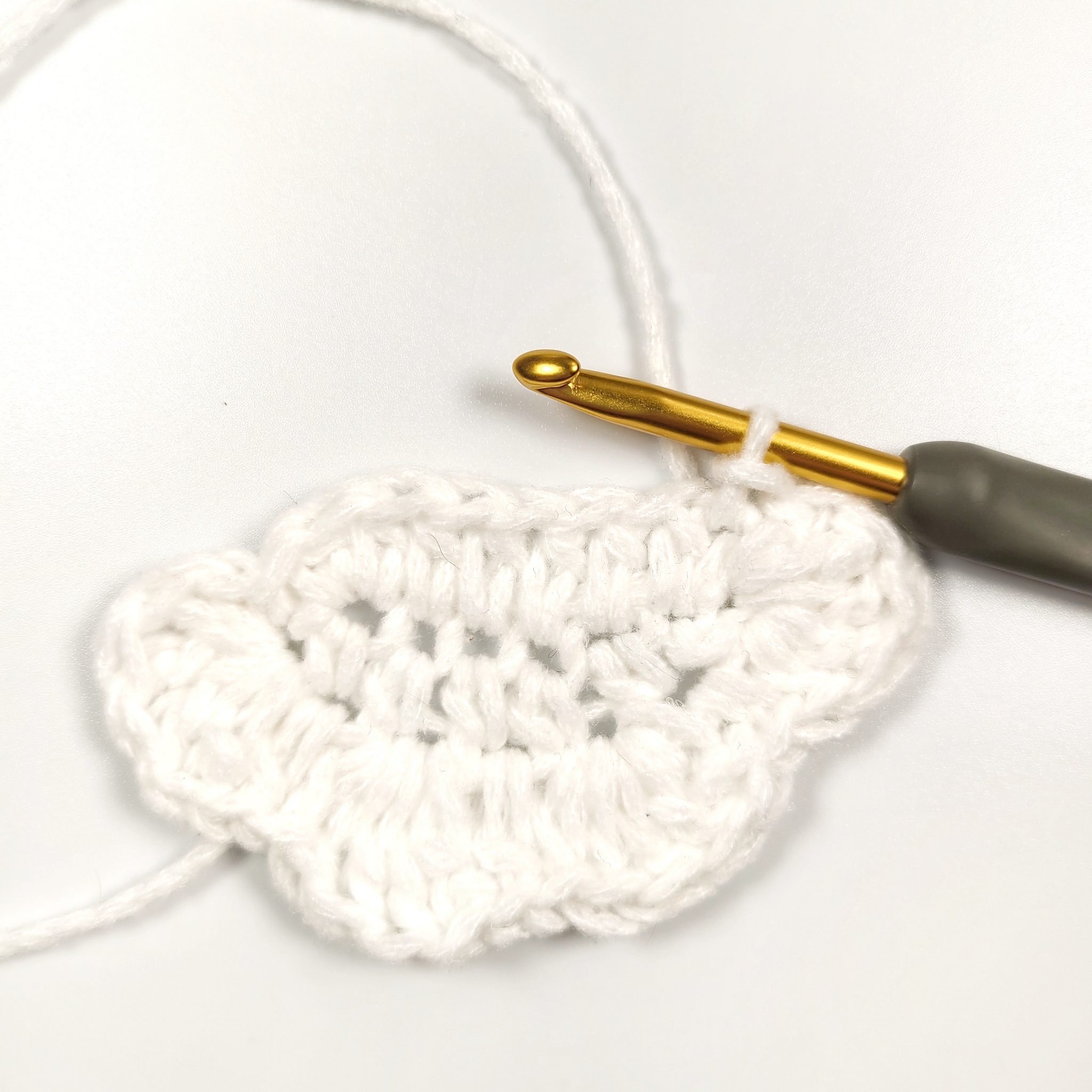 Easy Cloud Crochet Pattern: Step-by-Step Guide for Beginners - Easy ...