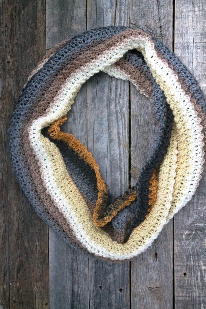 Golden Brown Infinity Scarf Pattern - Easy Crochet Patterns