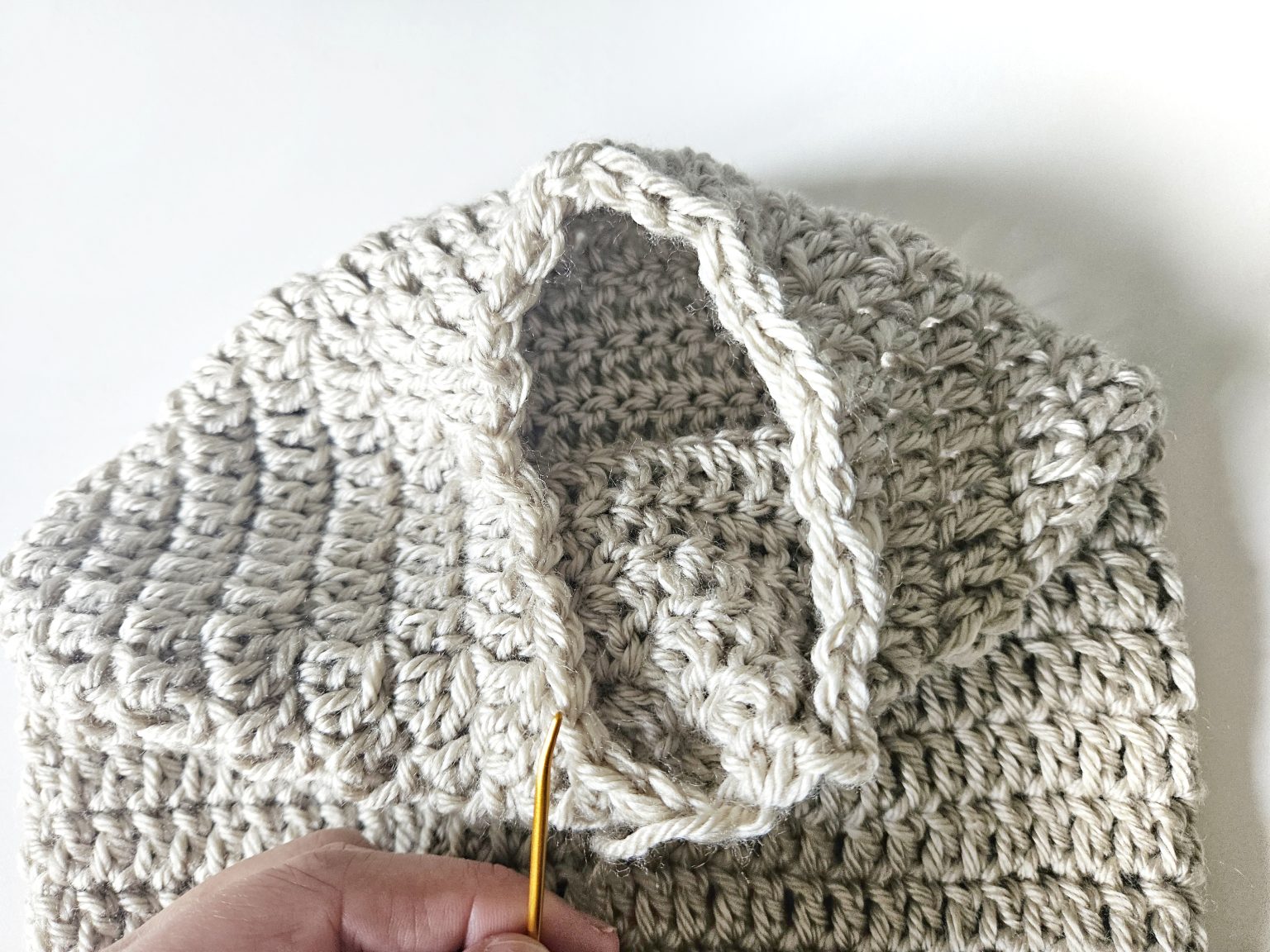 Easy Crochet Hat for Beginners - Easy Crochet Patterns